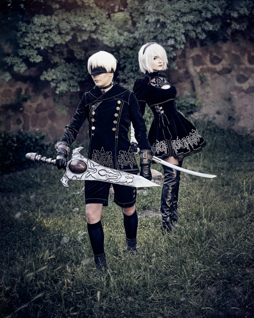 Photoshoot: 2B & 9S (Nier: Automata - Lulu & Effy cosplay) - Cosplay.hu